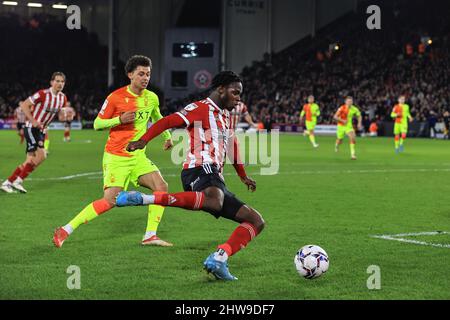 Femi Seriki of Sheffield United crosses the ball during the Sky Bet ...