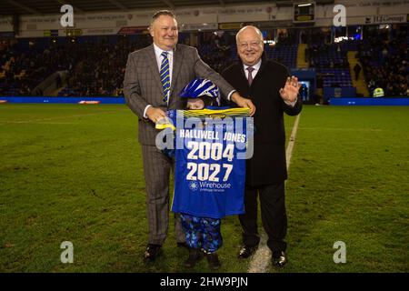 Whizzy Rascal delivers a contract to Warrington Wolves chairman Stuart ...