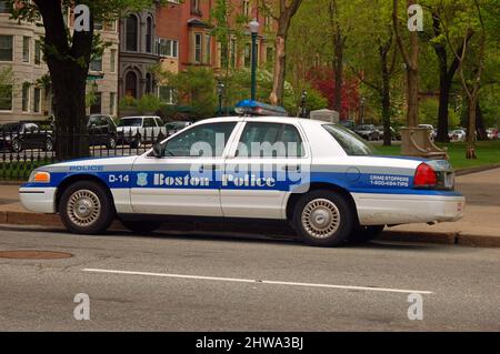 A Boston Police Car sits outside of Boston Common Stock Photo - Alamy