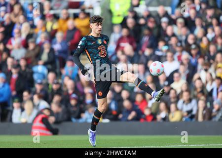 BURNLEY, UK. MAR 5TH Kai Havertz of Chelsea scores his team's second ...