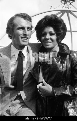 Singer Shirley Bassey with her husband and manager Sergio Novak. Miss ...