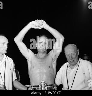 The British and Empire Heavyweight champion Henry Cooper v Alex Miteff ...