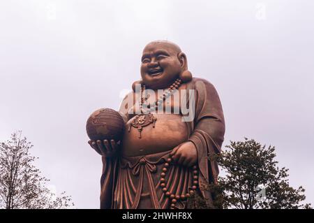 Large buddhist Temple and 75m tall bronze Statude of laughing Buddha ...