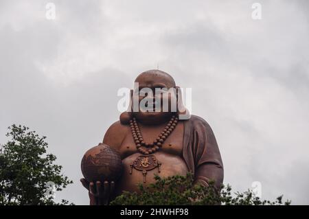Large buddhist Temple and 75m tall bronze Statude of laughing Buddha ...