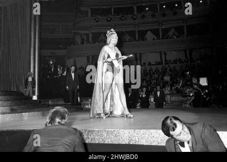 Miss World 1972 winner Miss Australia Belinda Green Stock Photo - Alamy
