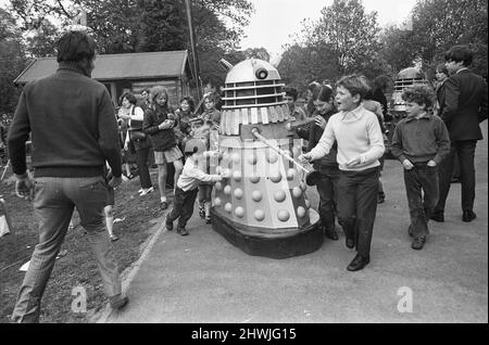 Dr Who's arch enemies the Dalek's pay a visit to Woolhampton Primary ...