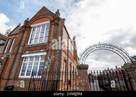 Fairfields Primary School in Basingstoke town, Hampshire, England, UK ...