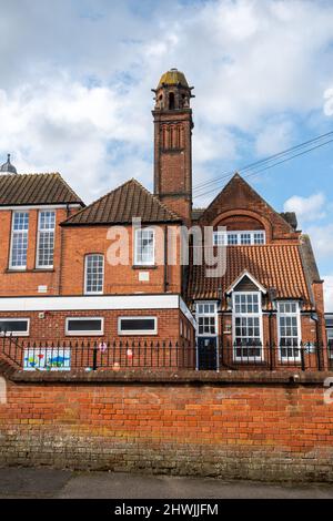 Fairfields Primary School in Basingstoke town, Hampshire, England, UK ...