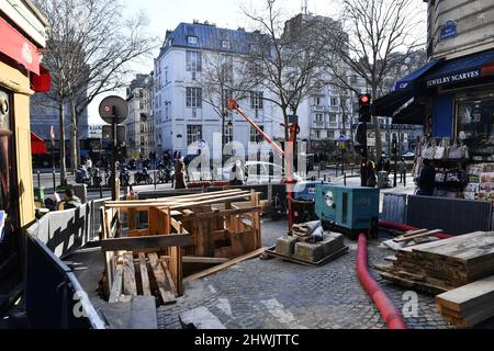 Saccage Paris - Paris 18ème - France Stock Photo - Alamy