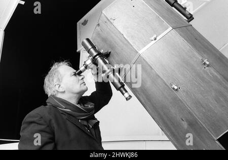 Patrick Moore with telescope in his observatory Stock Photo - Alamy