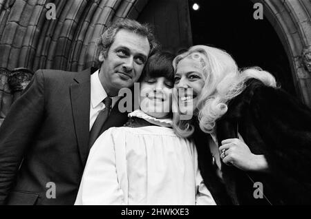 Granada TV star Julie Goodyear, 30, who plays the barmaid in the Rovers ...