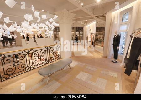 THE DIOR FLAGSHIP OPENS IN PARIS AVENUE MONTAIGNE Stock Photo - Alamy