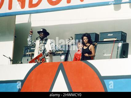 Rock 'n roll singer and guitarist Bo Diddley and his wife Kay arrive ...