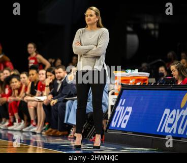 Utah head coach Lynne Roberts shouts to her team in the first half ...