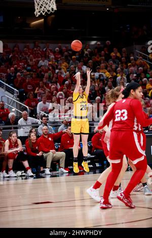 Iowa guard Kate Martin shoots over Iowa State guard Arianna Jackson (2 ...