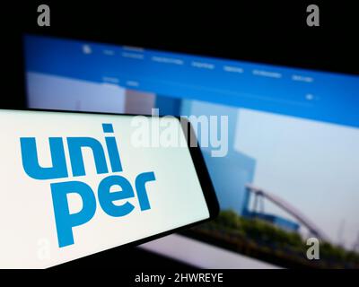 Logo of the public company Uniper SE displayed on a computer screen in ...