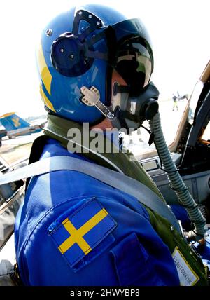 A pilot in a uniform with the Pilot designation Stock Photo - Alamy