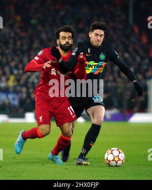 Inter Milan's Alessandro Bastoni, left, celebrates with teammates after ...