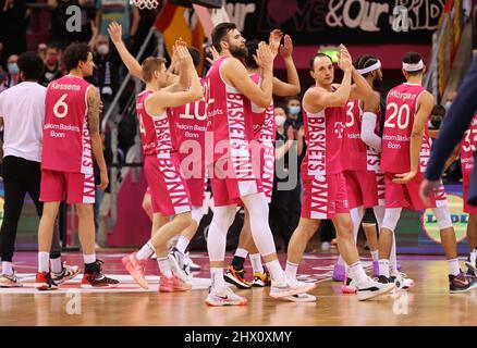 Leon Kratzer (FC FC Bayern Munich, 8), Eli Brooks (Vet-Concept ...