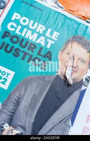 France, Montauban, 2022-03-09. Poster of Eric Zemmour, Tagged Poutine ...