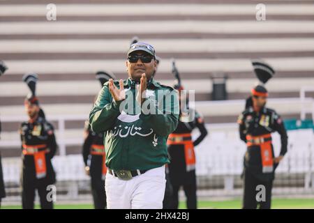 Pakistan Soldiers in Bright Military Uniform on the Wagah Attari Border ...