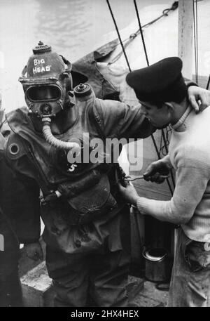 Naval divers/frogmen training Stock Photo - Alamy