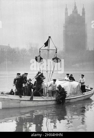 The frogmen of the Royal British Navy Stock Photo - Alamy