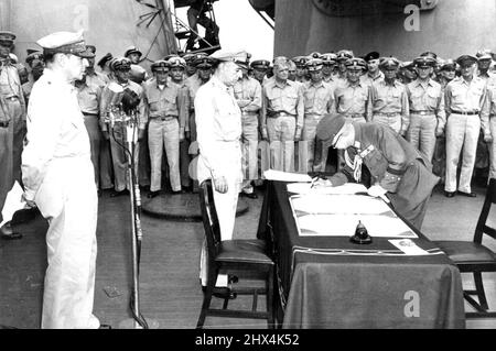 JAPANESE SURRENDER on 2 Sept 1945 aboard USS Missouri Stock Photo - Alamy