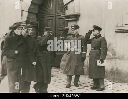 two german soldiers salute each other Stock Photo - Alamy