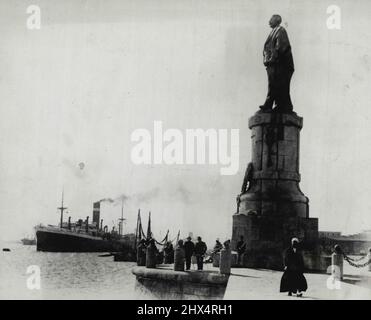 Statue of Ferdinand de Lesseps at the Suez Canal in Port Said, C. & G ...