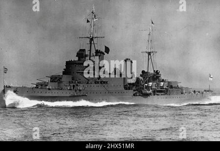 HMS Weymouth, British light cruiser Stock Photo - Alamy