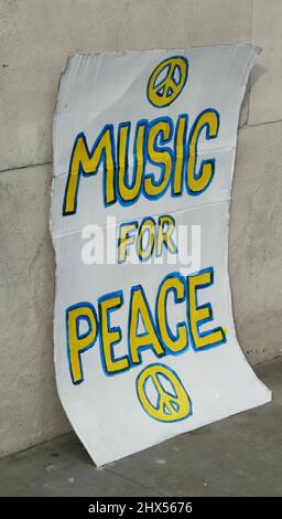 'Music for Peace' Orchestral flashmob perform at a protest against ...