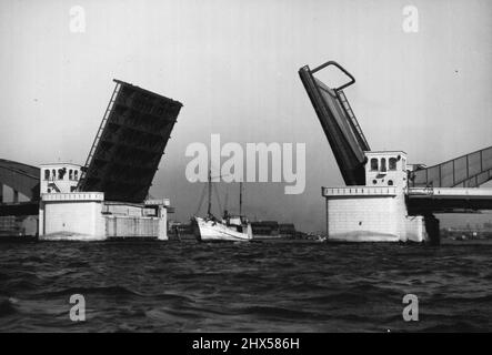 First Drawbridge Built In Far East - The brains of the whole works ...