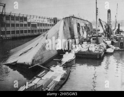 USS Lafayette 1942 Stock Photo - Alamy