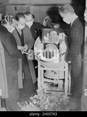 Negative Pressure Ventilator, Iron Lung Stock Photo - Alamy