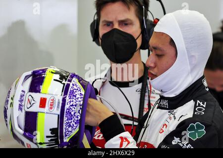 Bahrain, UAE, 10/03/2022, Guanyu Zhou (CHN) Alfa Romeo F1 Team C42. 10. ...