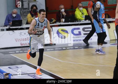 Andrea Pecchia (Vanoli Cremona) during Guerino Vanoli Basket vs ...
