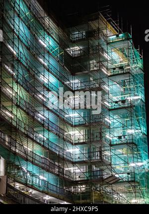 Scaffolding lit up at Night in Edinburgh Stock Photo - Alamy