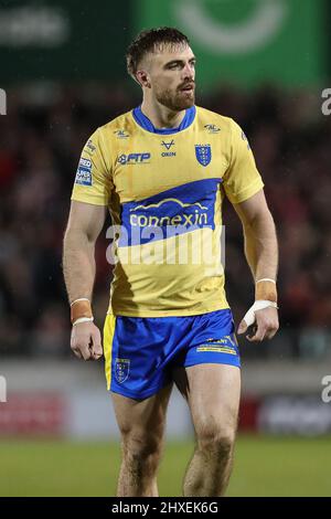 Tom Garratt #26 of Hull KR arrives at the John Smith’s stadium for the ...