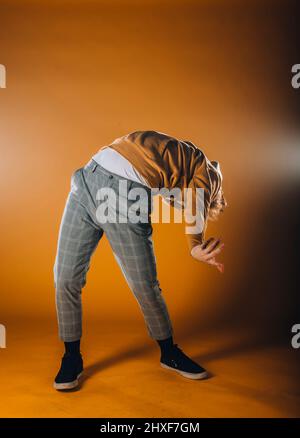 Modern dance artist practicing a choreographic ballet routine Stock ...