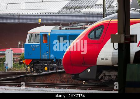 Preserved 1960's class 86 electric locomotive 86259 in electric blue ...