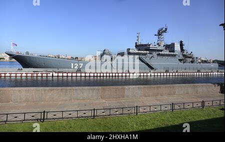 Navy, Soldiers, Ship, St. Petersburg, Russia Stock Photo - Alamy