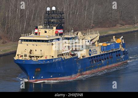 Cable Repair Ship ILE D'OUESSANT Stock Photo - Alamy