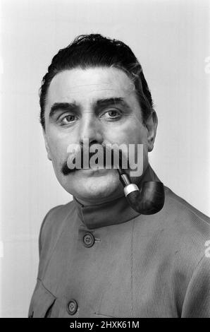 Actor Terence Rigby in character at the Birmingham Repertory Theatre ...