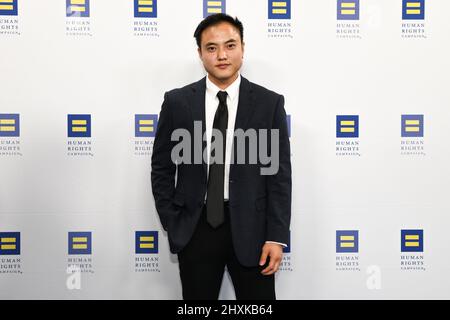 Leo Sheng arrives at the Human Rights Campaign Hosts 2022 Los Angeles ...