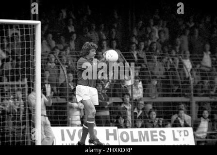 Luton Town. vs. Arsenal. Jennings. August 1977 77-04352-013 Stock Photo ...