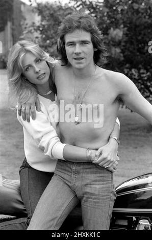 Barry Sheene with his girl friend Stephanie McLean. August 1977 Stock ...