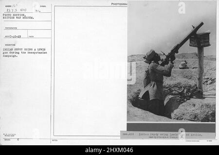 WW1 British Army Lewis Machine Gun team at a training camp 1917 Stock ...