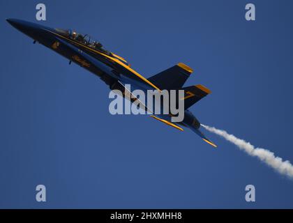 Blue Angels jet in flight Stock Photo - Alamy