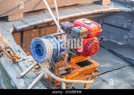 diesel engine with a rope for radiesel engine with a rope for raising ...